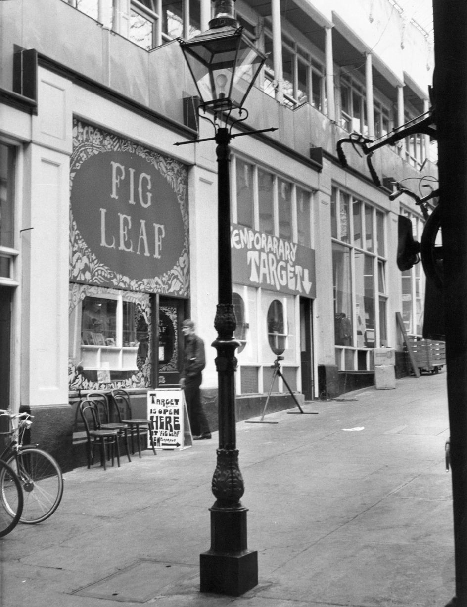 Love in at Handyside Arcade 1967 | IT